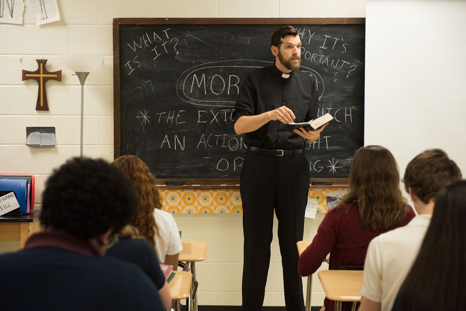 Yes, God, Yes Review: Short Film in Feature Time - Loud And Clear Reviews